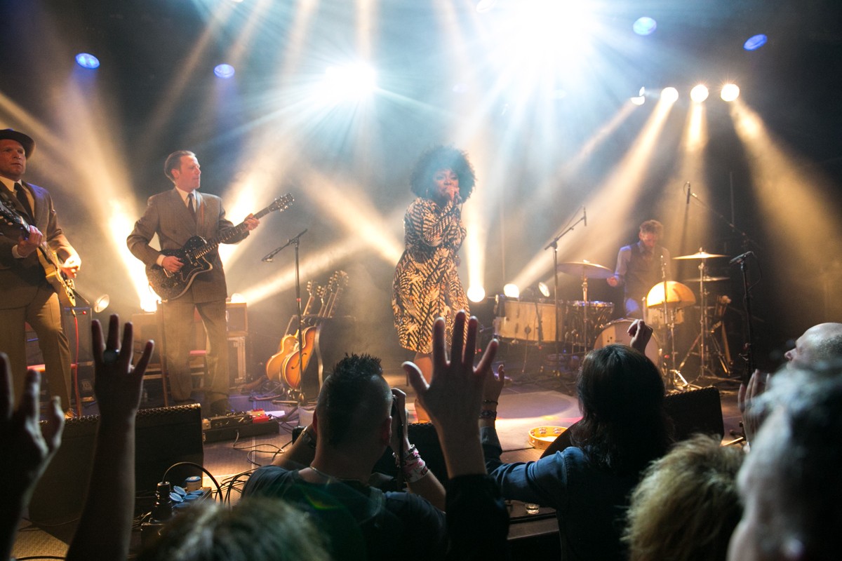 Rauwe expressie van Michelle David overrompelt en loutert in Effenaar - eindhoven - 3voor12